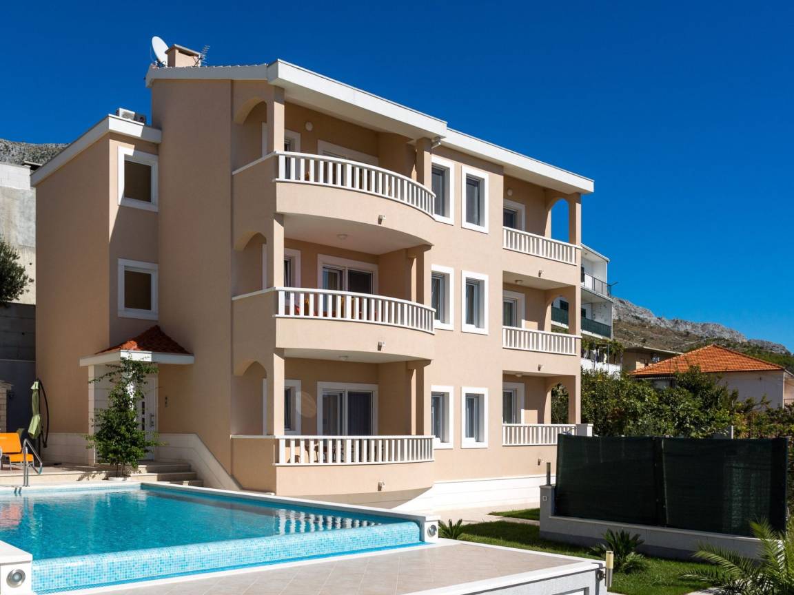 86 M² Ferienwohnung ∙ 2 Schlafzimmer ∙ 5 Gäste - Omiš