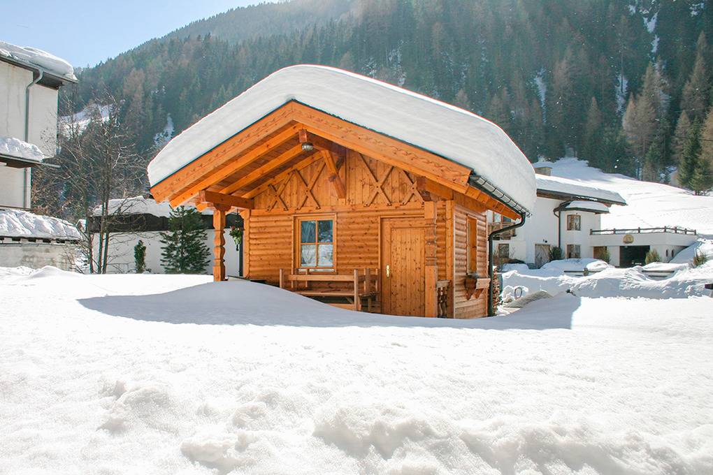 300 M² Ferienhaus ∙ 12 Schlafzimmer ∙ 29 Gäste - Fendels