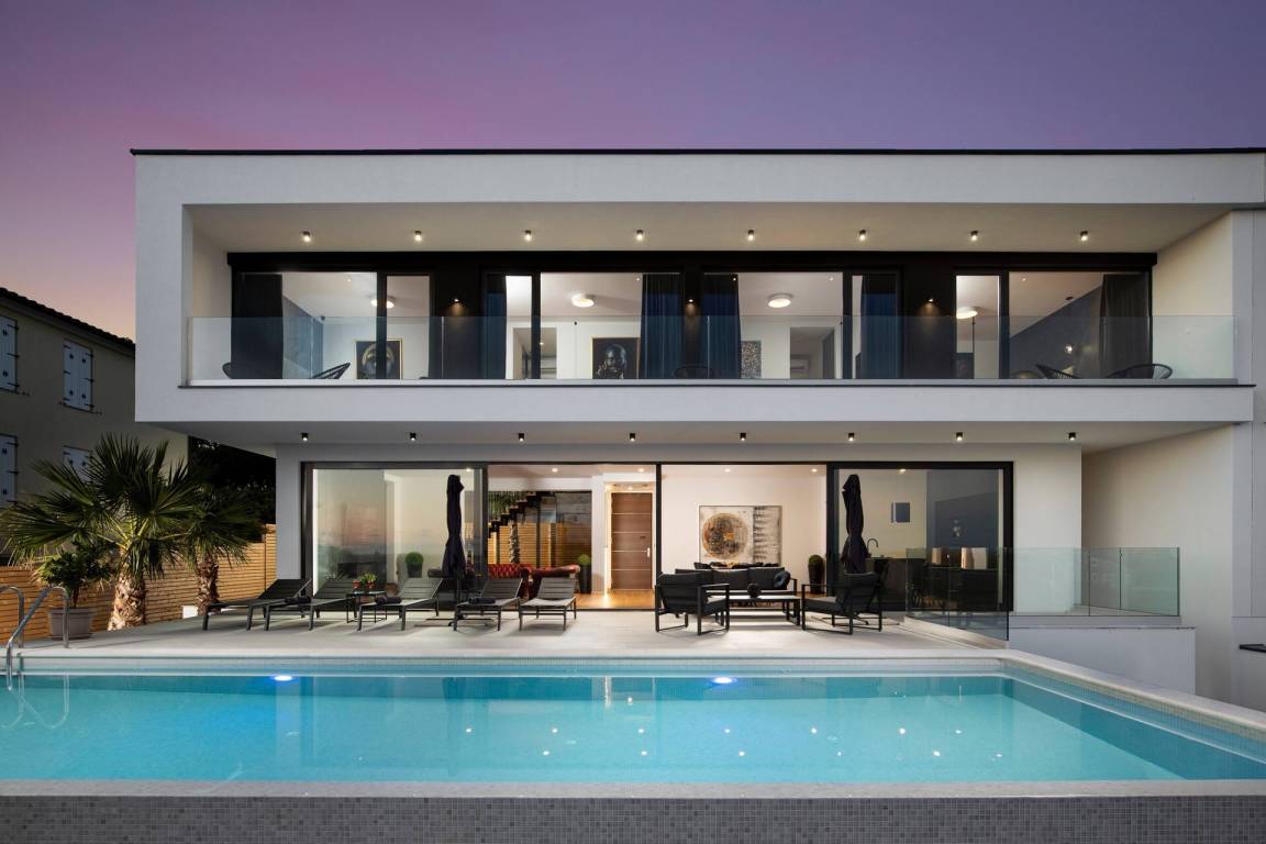400 M² Villa ∙ 4 Bedrooms ∙ 8 Guests - Medulin