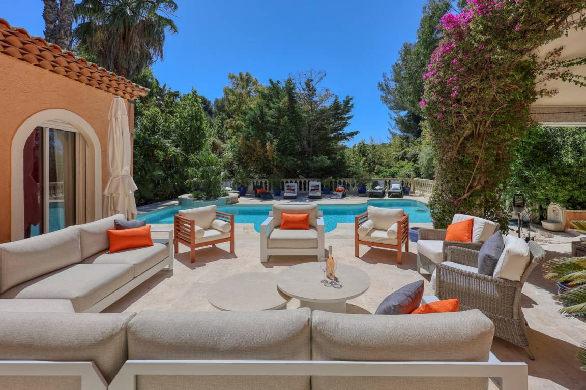 175 M² Talo ∙ 4 Makuuhuonetta ∙ 10 Vierasta - Sanary-sur-Mer