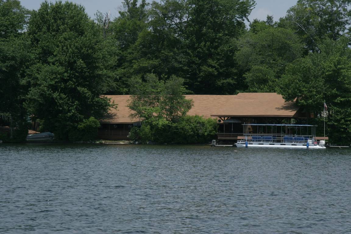 557 M² House ∙ 20 Bedrooms ∙ 40 Guests - Connecticut