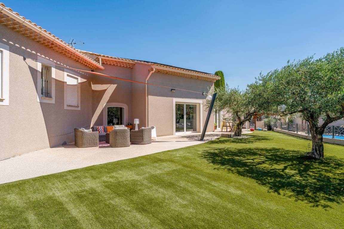 140 M² Ferienhaus ∙ 3 Schlafzimmer ∙ 8 Gäste - Grignan