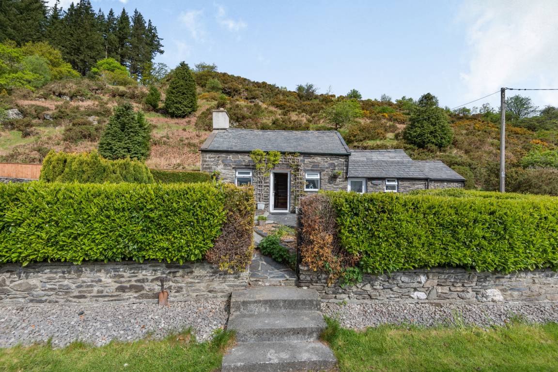 Cottage ∙ 2 Bedrooms ∙ 5 Guests - Penrhyndeudraeth