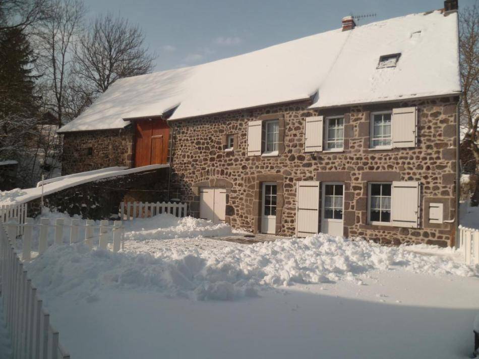 80 M² Gîte ∙ 2 Chambres ∙ 5 Personnes - Auvergne