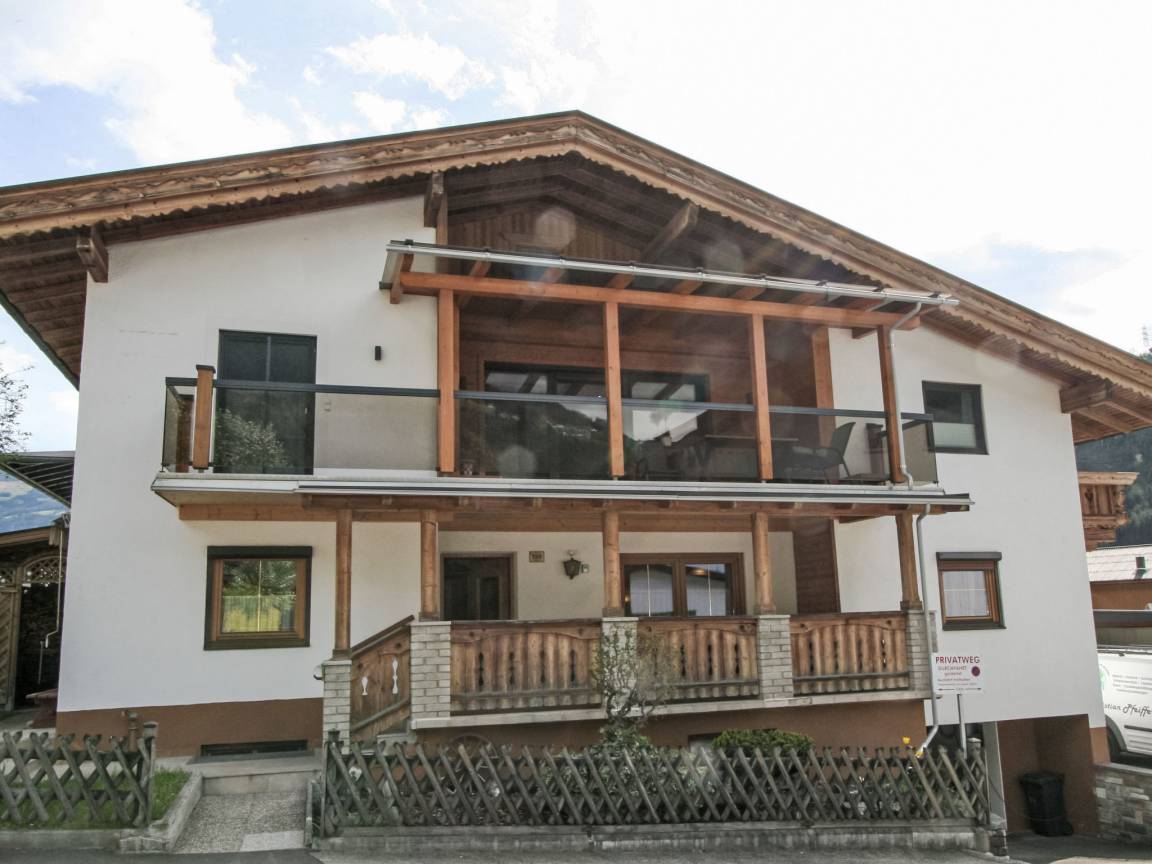 83 M² Ferienwohnung ∙ 2 Schlafzimmer ∙ 4 Gäste - Hippach