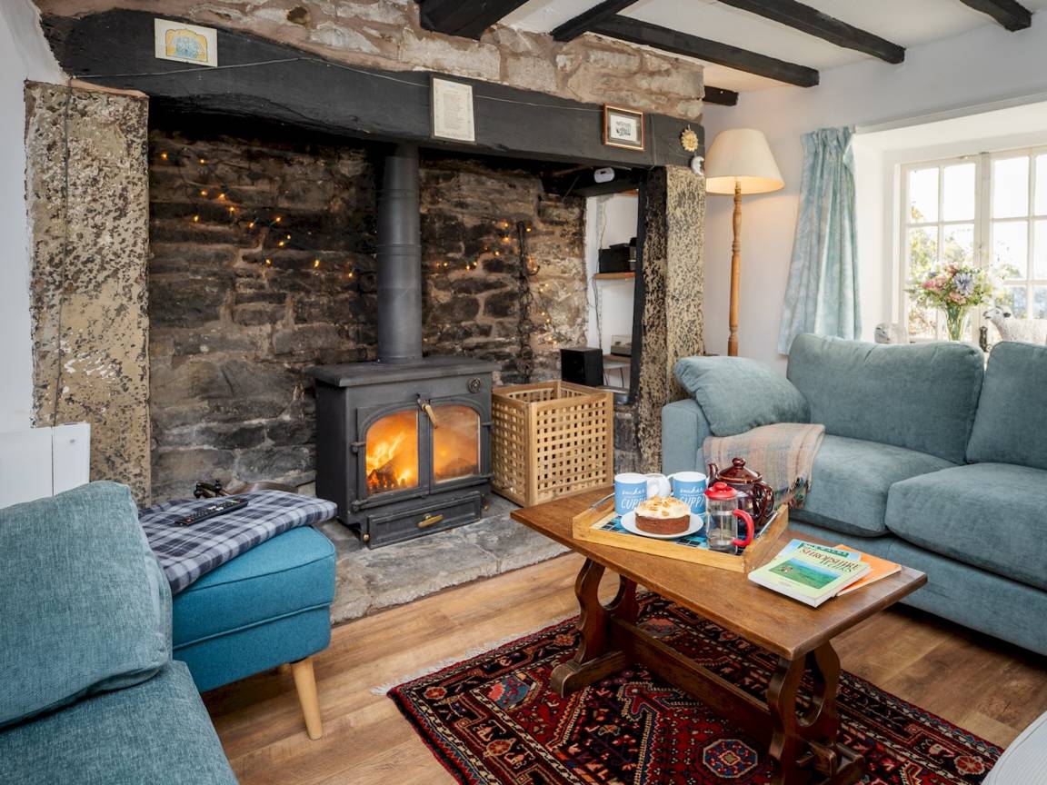 93 M² House ∙ 3 Bedrooms ∙ 6 Guests - Stokesay Castle