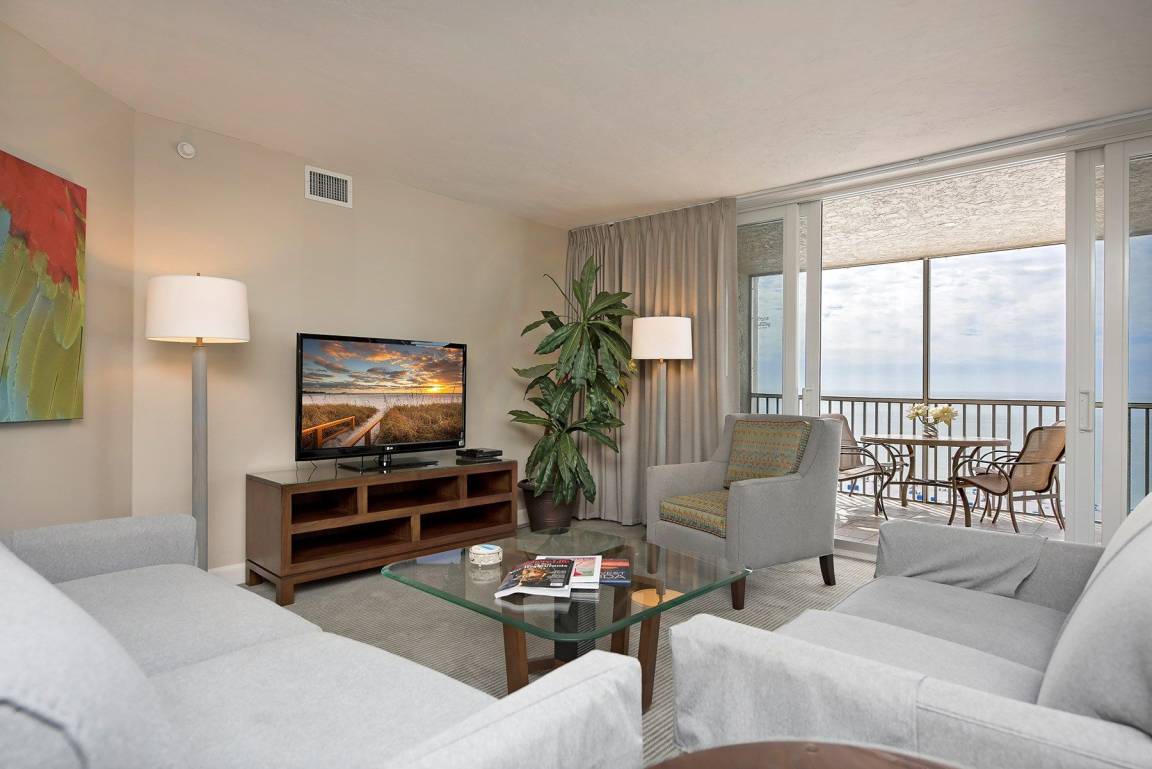 Condo ∙ 3 Bedrooms ∙ 6 Guests - Fort Myers Beach, FL