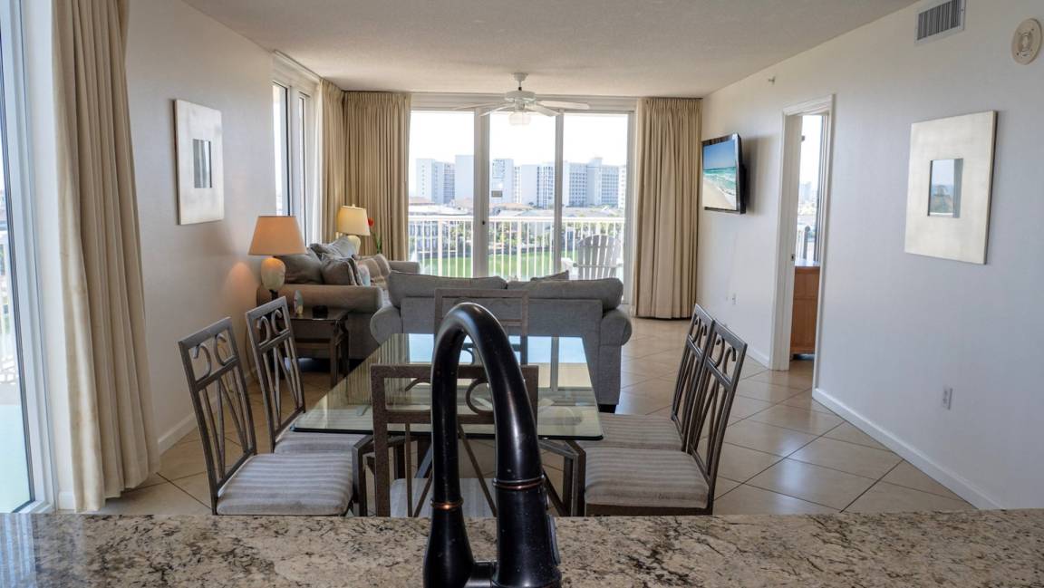 Condo ∙ 3 Bedrooms ∙ 8 Guests - Destin, FL