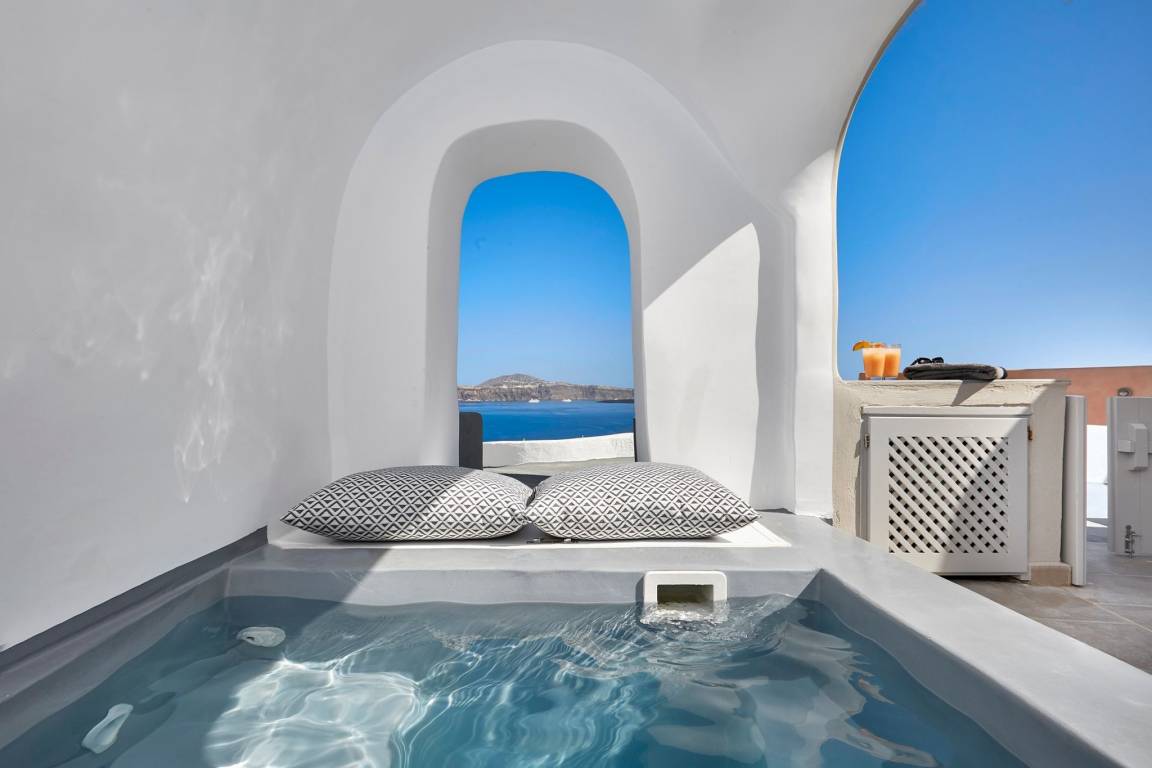 Villa ∙ 1 Bedroom ∙ 4 Guests - Oia
