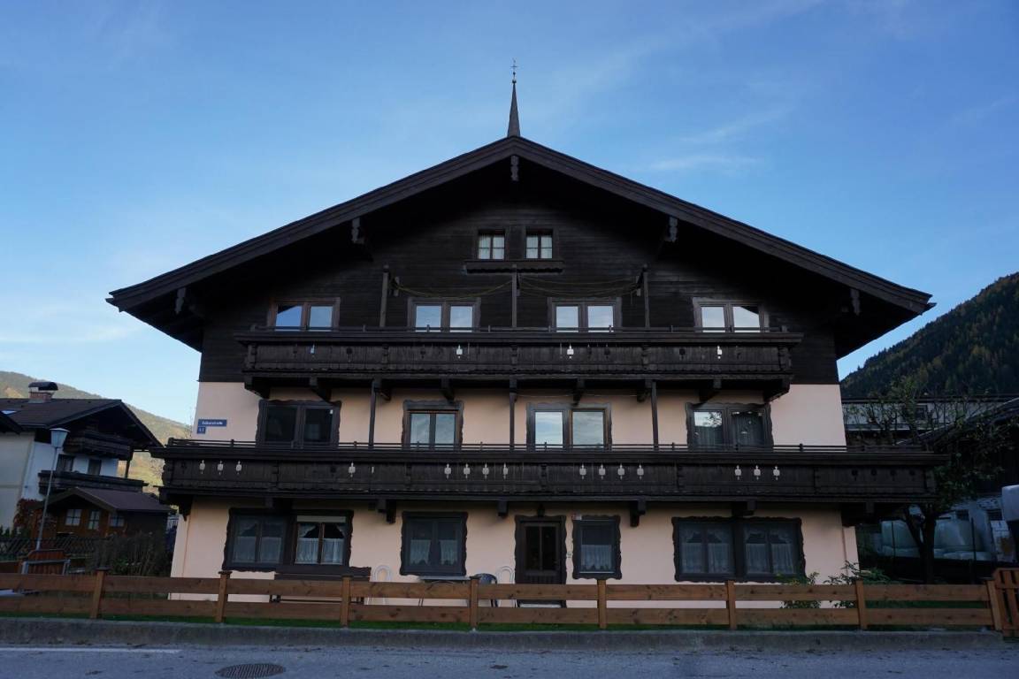 240 M² Ferienhaus ∙ 9 Schlafzimmer ∙ 19 Gäste - Bramberg am Wildkogel