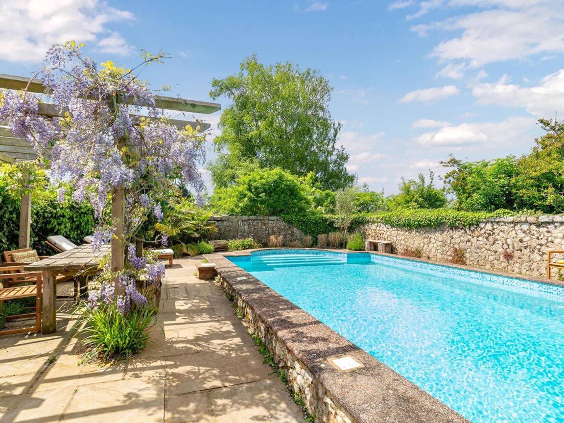 Cottage ∙ 2 Bedrooms ∙ 4 Guests - Kent