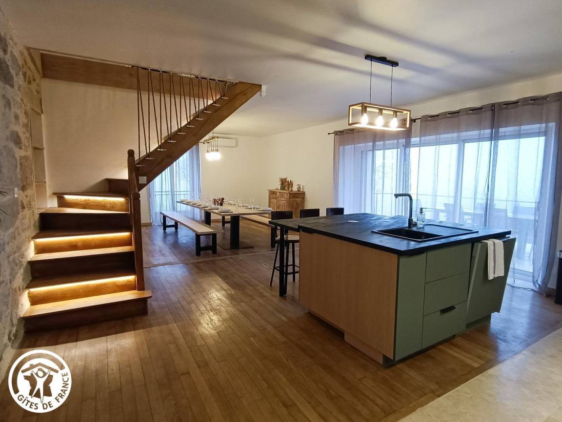 240 M² Gîte ∙ 7 Quartos ∙ 14 Hóspedes - Saint-Céré