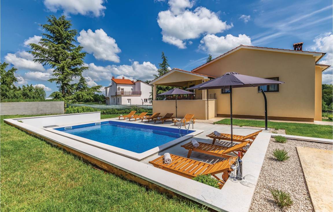 164 M² Ferienhaus ∙ 4 Schlafzimmer ∙ 8 Gäste - Pazin