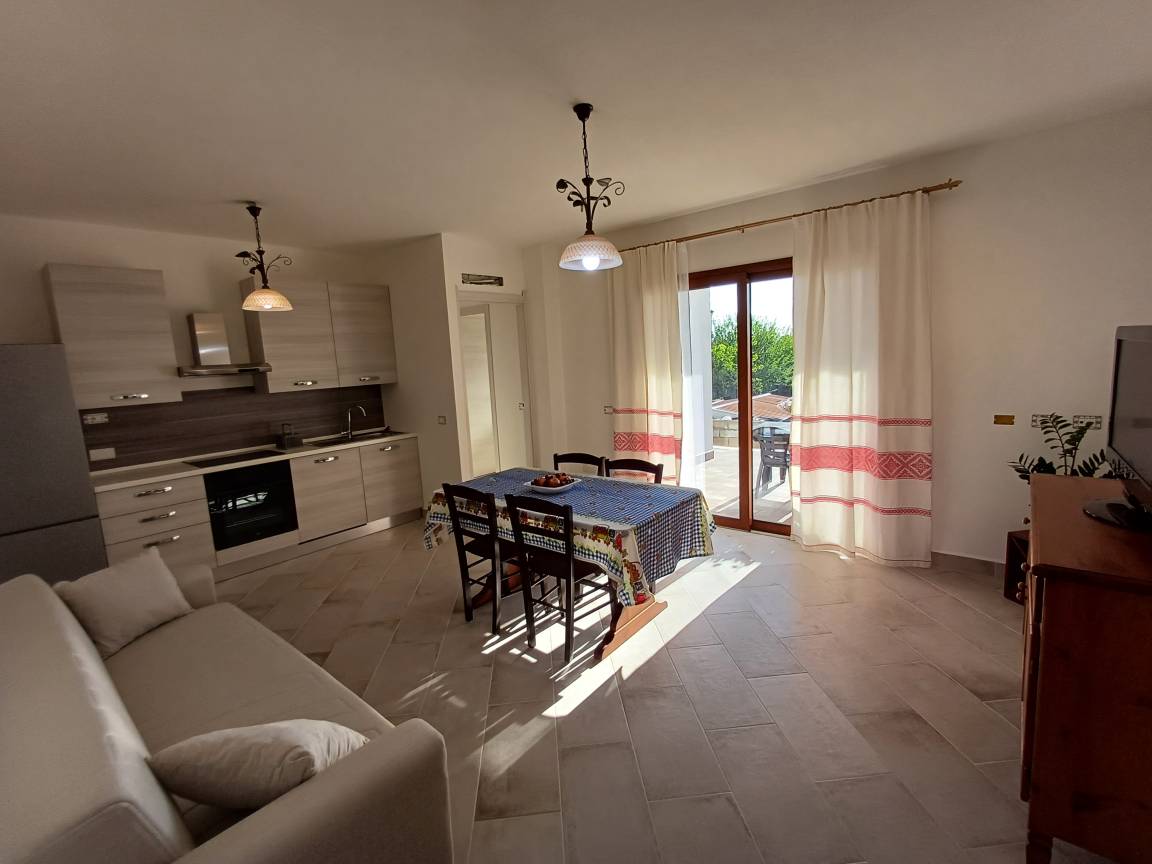 70 M² Apartamento ∙ 2 Habitaciones ∙ 5 Huéspedes - Olbia