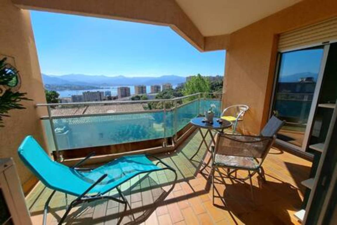 50 M² Ferienwohnung ∙ 1 Schlafzimmer ∙ 2 Gäste - Ajaccio