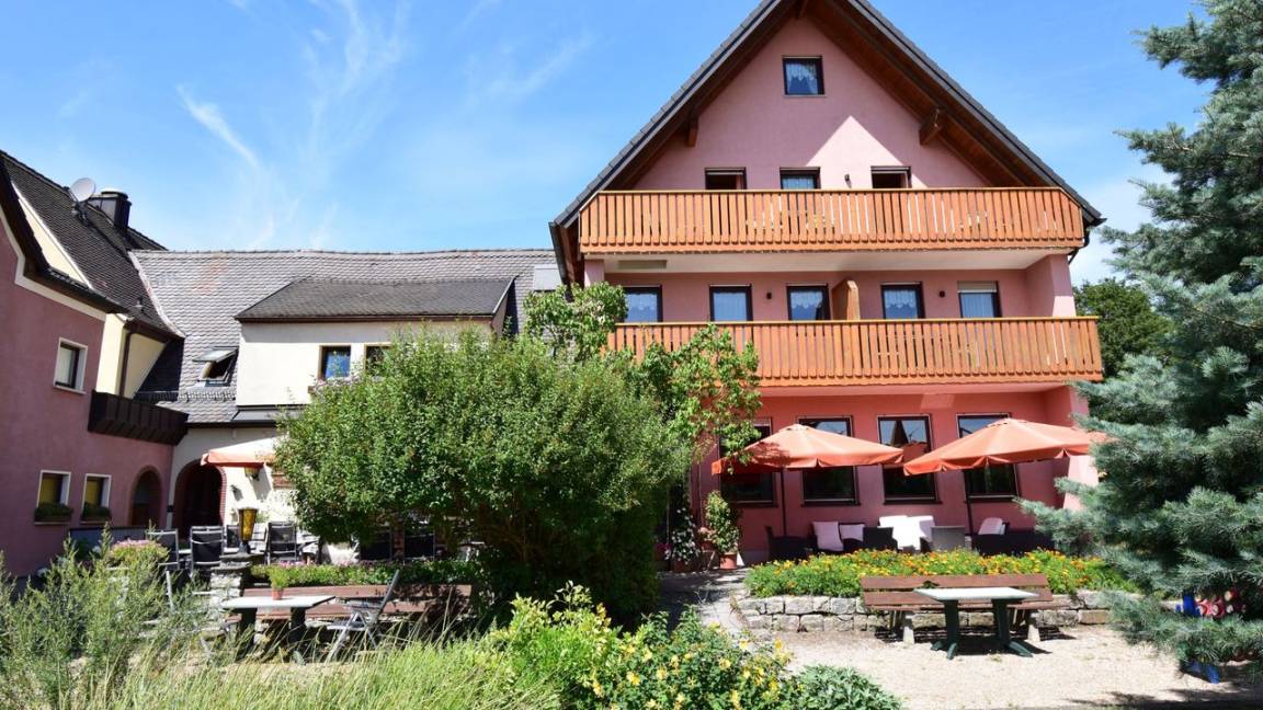 24 M² Hotel ∙ 1 Bedroom ∙ 2 Guests - Geiselwind