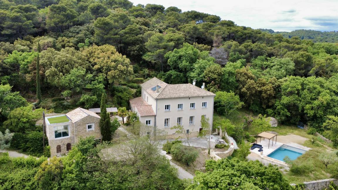 330 M² Maison De Vacances ∙ 7 Chambres ∙ 15 Personnes - Bagnols-sur-Cèze