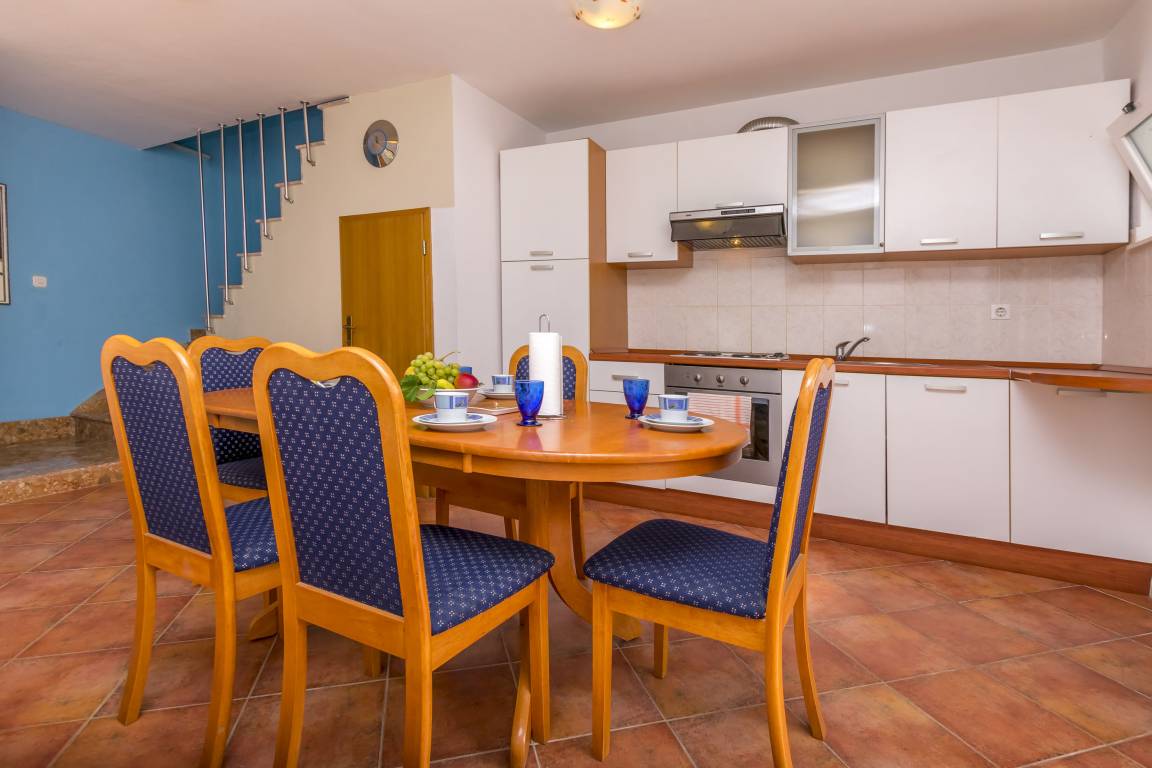 126 M² Ferienhaus ∙ 4 Schlafzimmer ∙ 10 Gäste - Maslinica