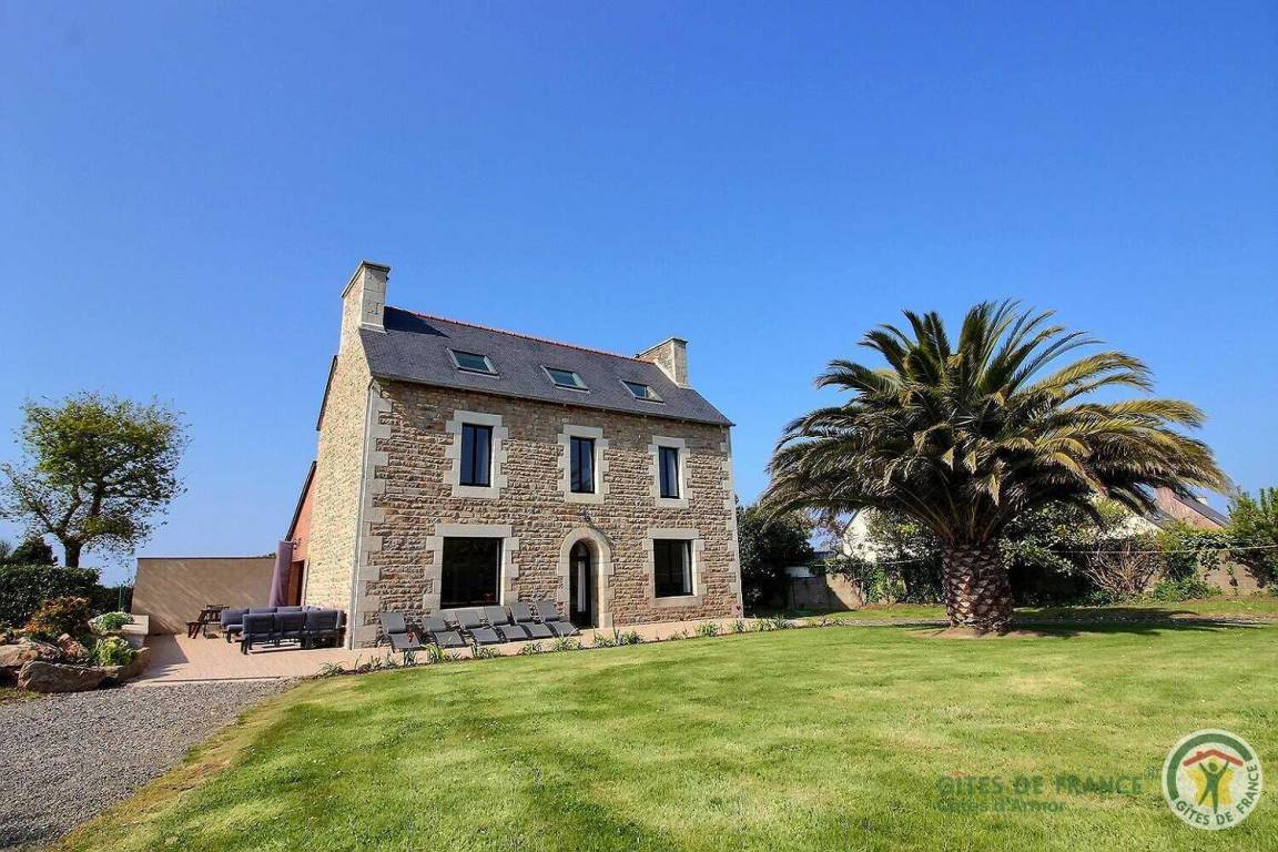 165 M² Gîte ∙ 5 Chambres ∙ 10 Personnes - Plougrescant