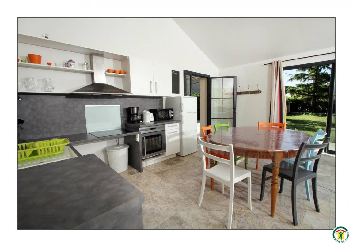 86 M² Gîte ∙ 3 Chambres ∙ 6 Personnes - Drôme