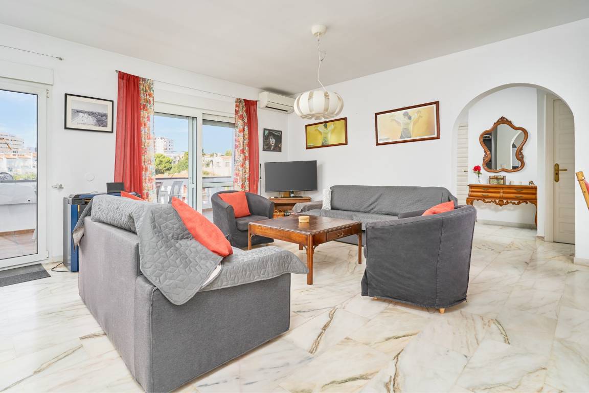 105 M² Ferienwohnung ∙ 4 Schlafzimmer ∙ 6 Gäste - Nerja