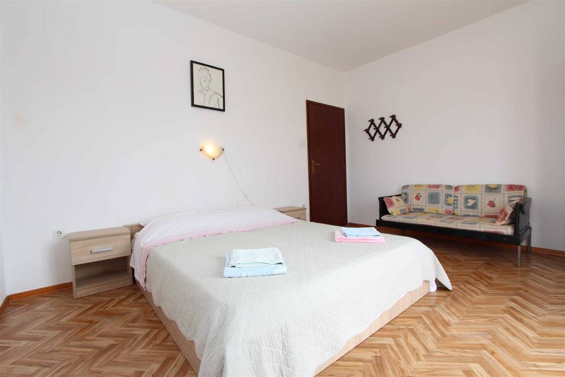 60 M² Huoneisto ∙ 3 Makuuhuonetta ∙ 6 Vierasta - Rovinj