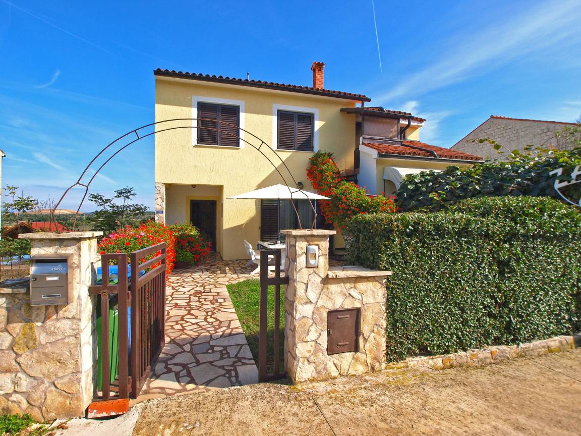 35 M² Ferienwohnung ∙ 2 Schlafzimmer ∙ 4 Gäste - Pula