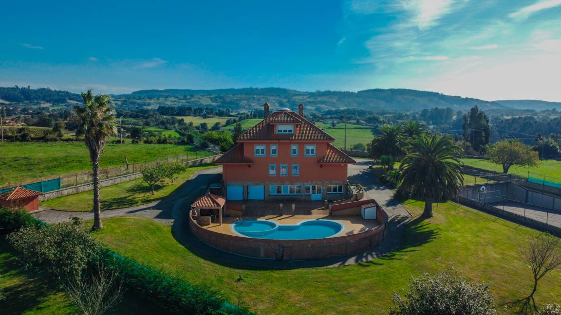 500 M² House ∙ 7 Bedrooms ∙ 14 Guests - Gijón