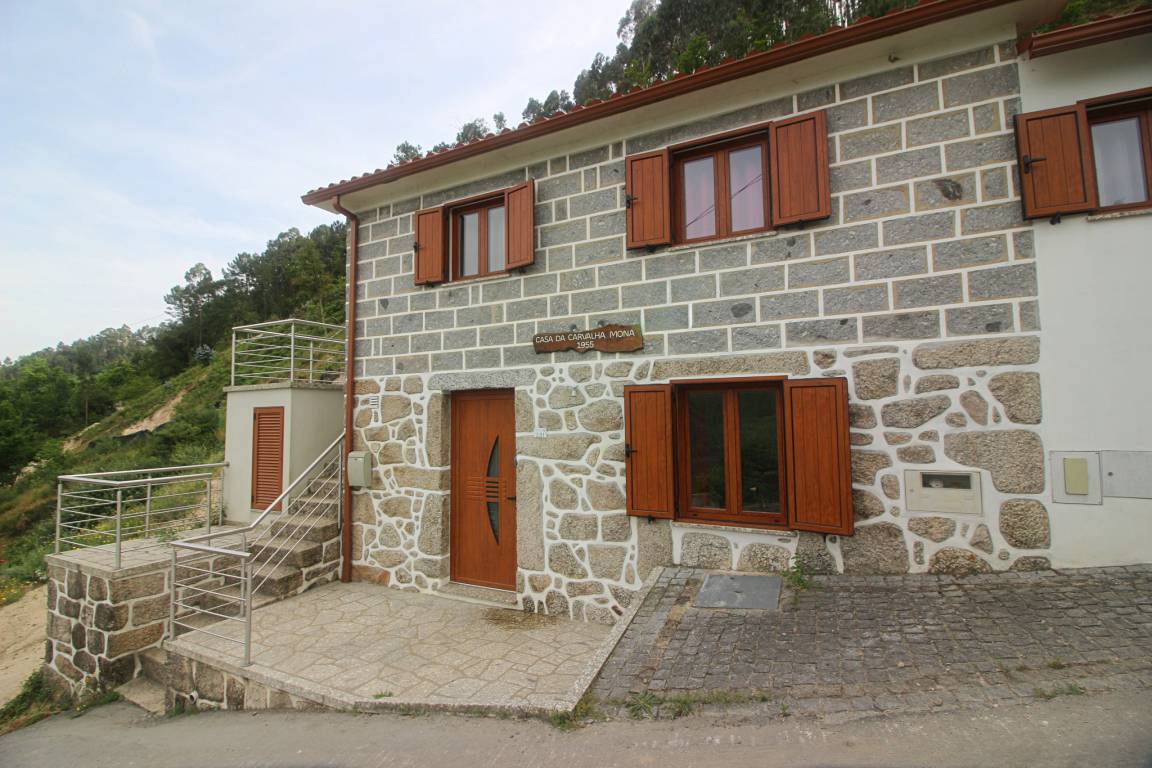 110 M² Casa Rural ∙ 2 Habitaciones ∙ 6 Huéspedes - Terras de Bouro