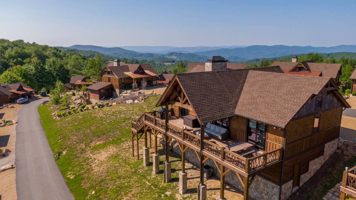 Cabin ∙ 2 Bedrooms ∙ 4 Guests - Beech Mountain, NC