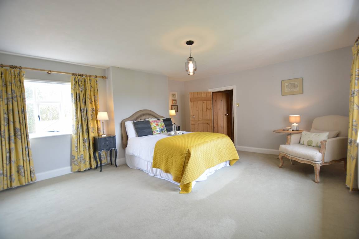 Cottage ∙ 2 Bedrooms ∙ 4 Guests - Beccles