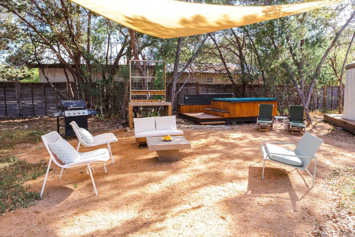 Camping ∙ 1 Bedroom ∙ 3 Guests - Lake Travis, TX