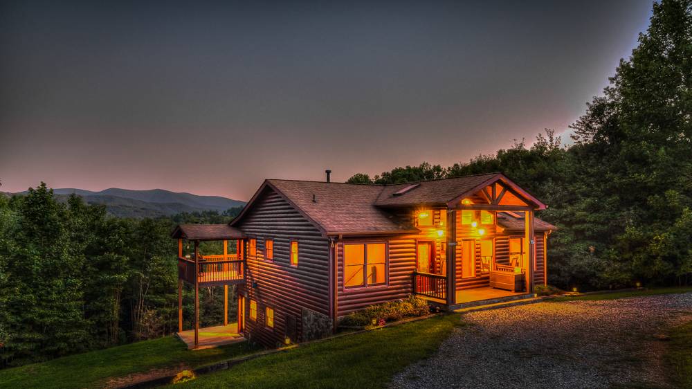 Cabin ∙ 3 Bedrooms ∙ 8 Guests - Blue Ridge, GA