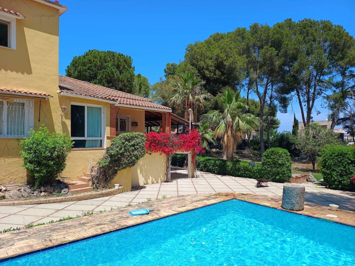 200 M² House ∙ 5 Bedrooms ∙ 8 Guests - El Campello