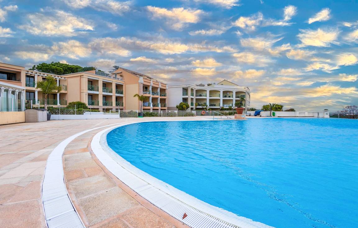 42 M² Apartment ∙ 2 Bedrooms ∙ 4 Guests - Cannes