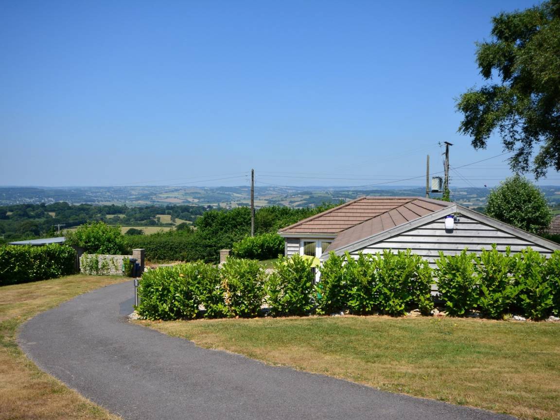 Cottage ∙ 2 Bedrooms ∙ 4 Guests - Axminster
