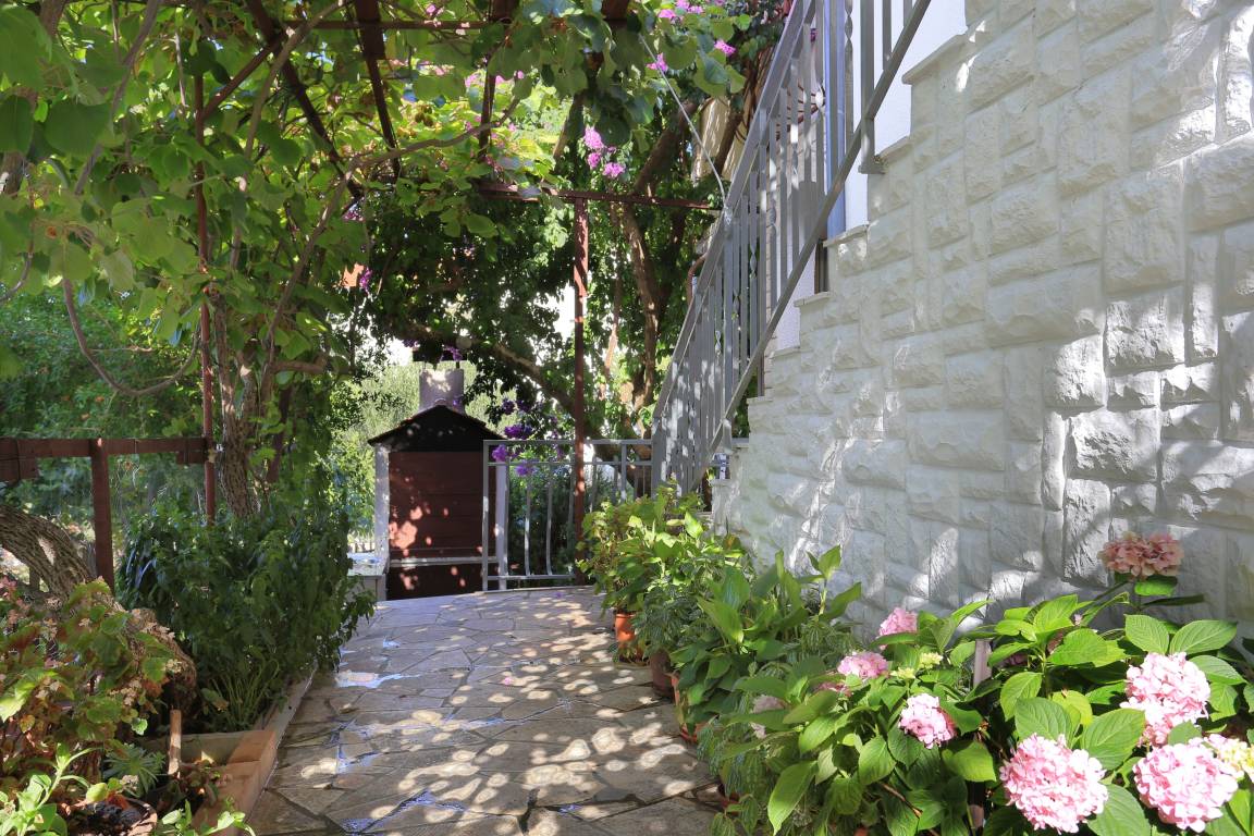 39 M² Ferienwohnung ∙ 2 Schlafzimmer ∙ 4 Gäste - Trogir