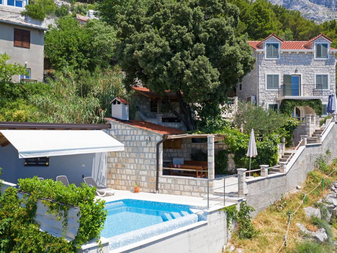 130 M² Huis ∙ 3 Slaapkamers ∙ 4 Gasten - Baška Voda