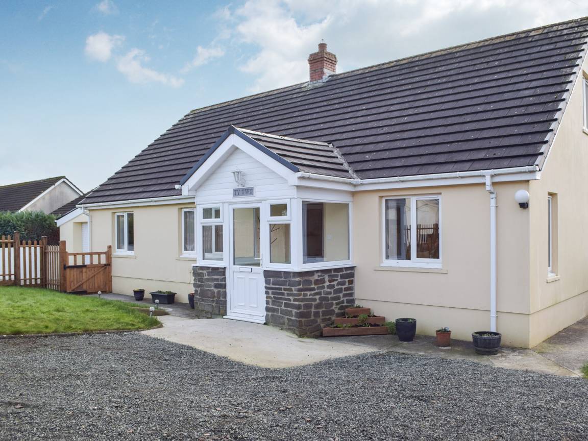Cottage ∙ 3 Bedrooms ∙ 6 Guests - Narberth