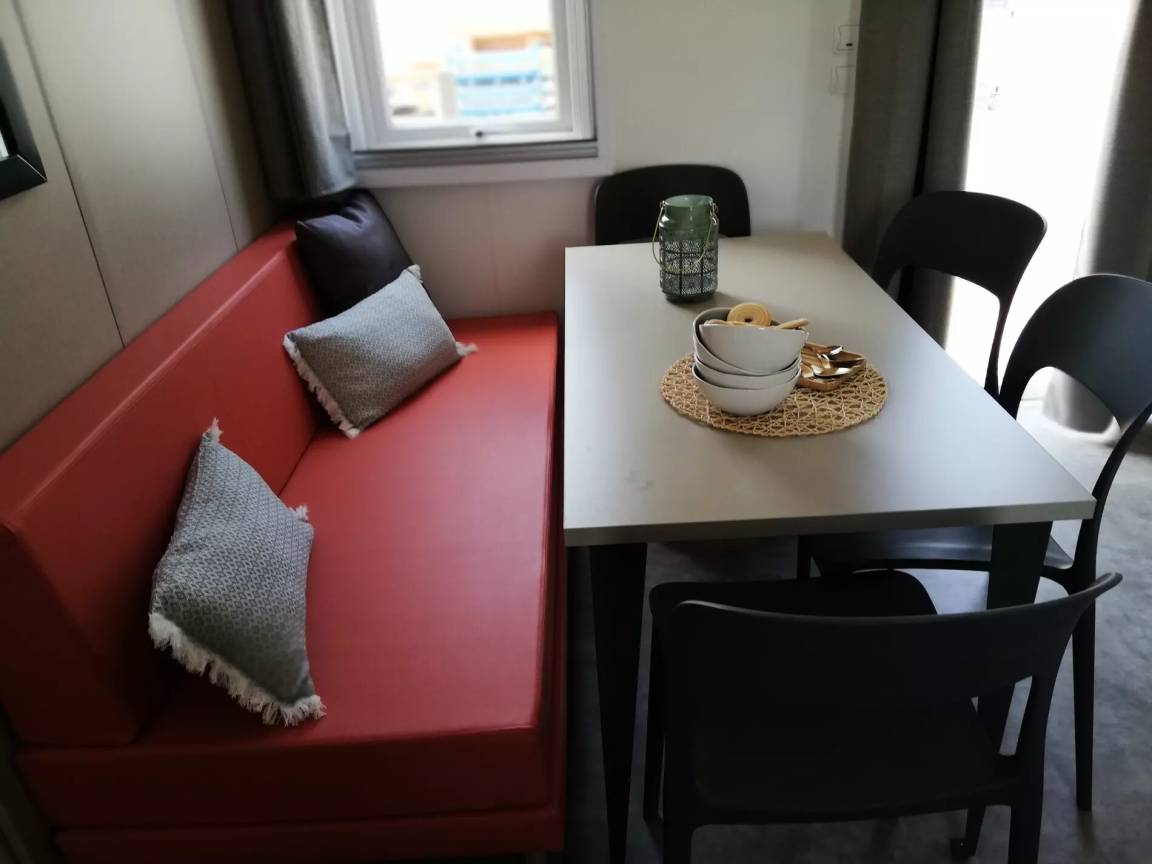 30 M² Caravan ∙ 3 Bedrooms ∙ 7 Guests - Garda