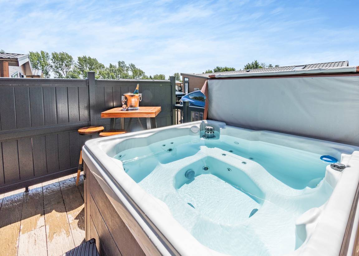 Chalet ∙ 2 Bedrooms ∙ 4 Guests - Kingston upon Hull