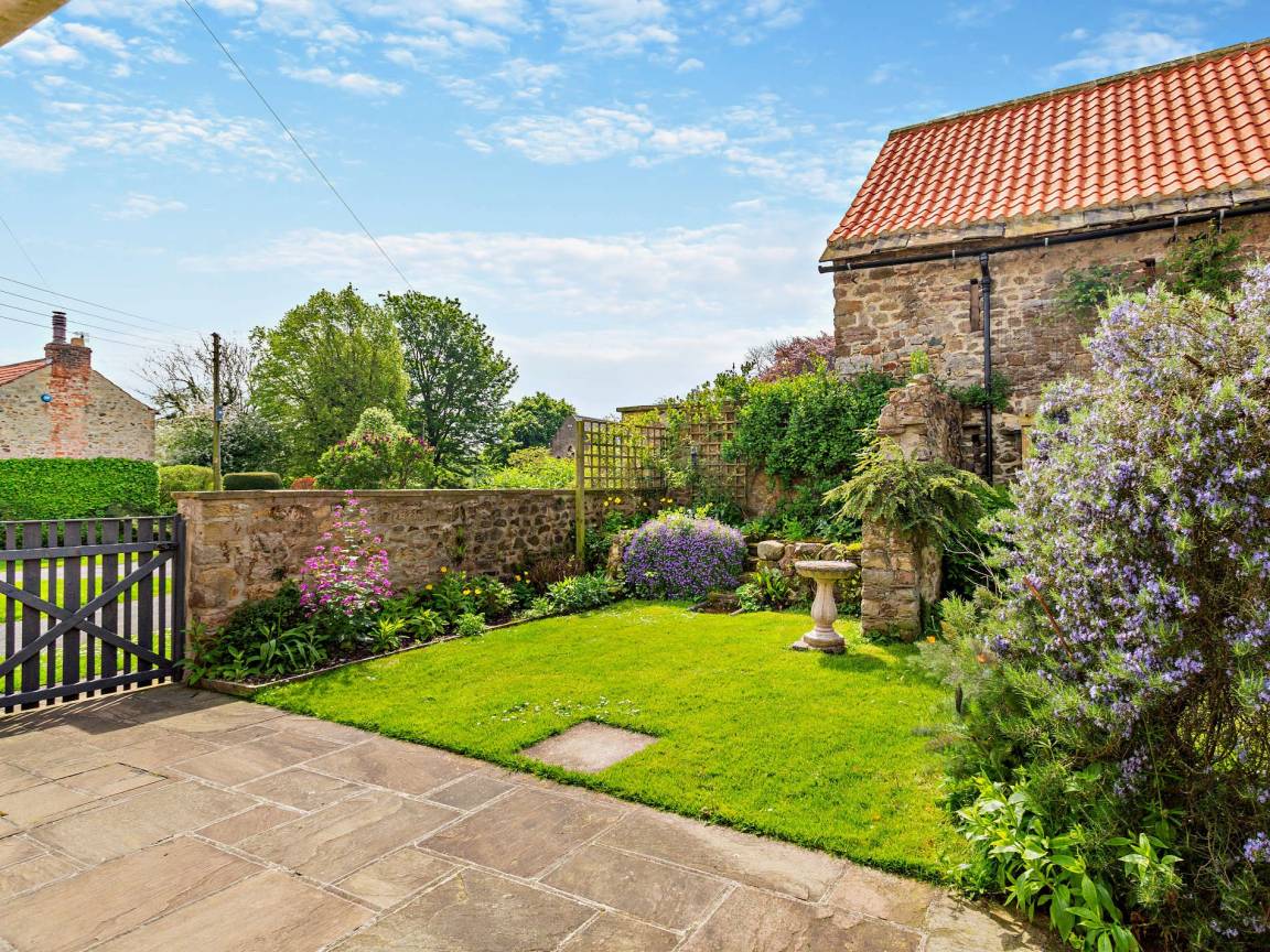 Cottage ∙ 2 Bedrooms ∙ 4 Guests - Catterick