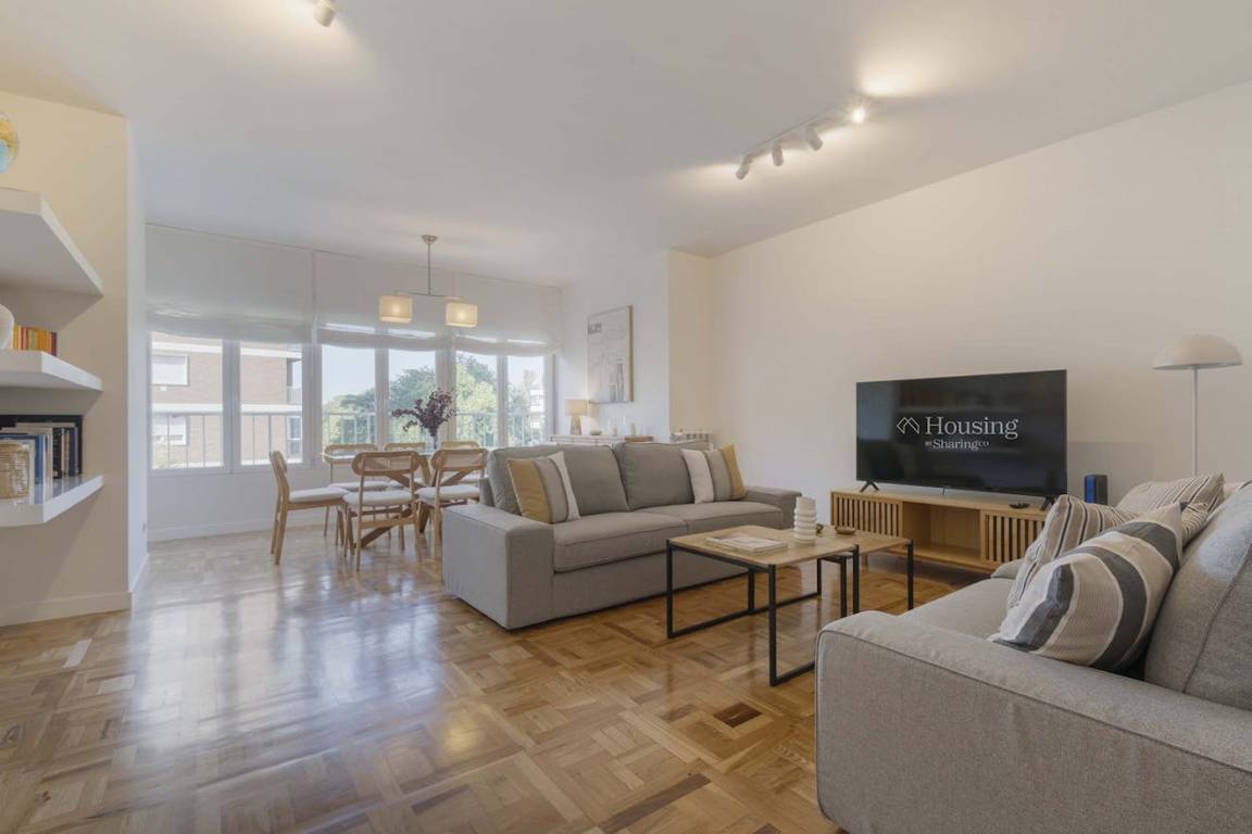 132 M² Apartamento ∙ 2 Habitaciones ∙ 4 Huéspedes - Boadilla del Monte