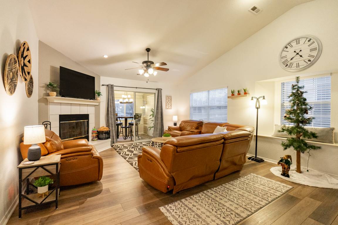 Condo ∙ 3 Bedrooms ∙ 8 Guests - Branson, MO