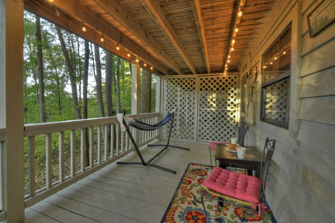 74 M² Cabin ∙ 2 Bedrooms ∙ 4 Guests - Cherry Log, GA