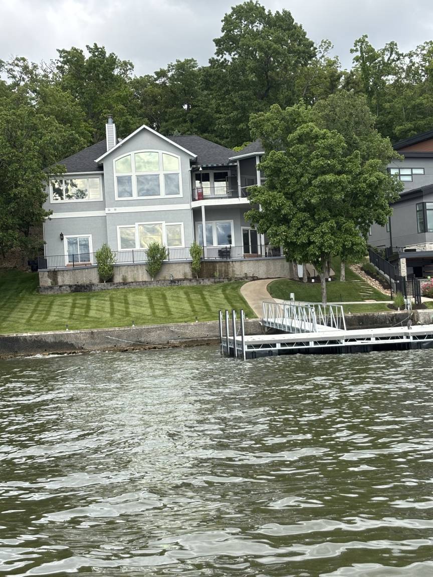 372 M² House ∙ 5 Bedrooms ∙ 20 Guests - Lake Ozark, MO