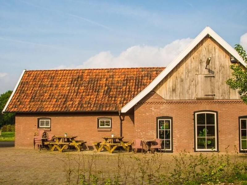 Huis ∙ 12 Slaapkamers ∙ 24 Gasten - Haaksbergen