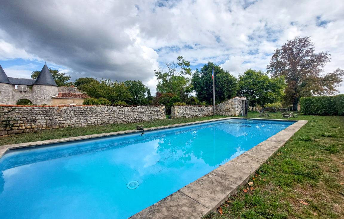 350 M² Casa Vacanza ∙ 6 Camere Da Letto ∙ 14 Ospiti - Saintes
