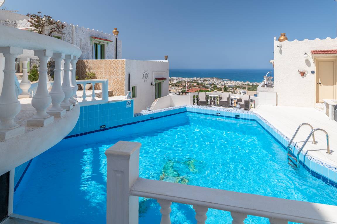 210 M² House ∙ 3 Bedrooms ∙ 15 Guests - Hersonissos