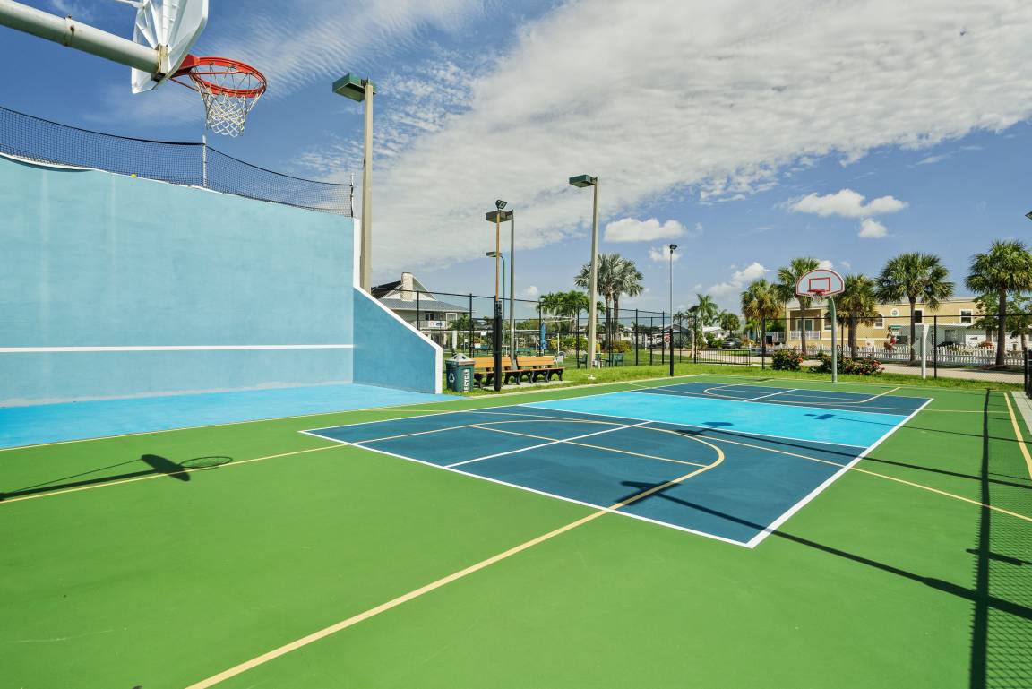 Resort ∙ 1 Bedroom ∙ 8 Guests - Stuart, FL